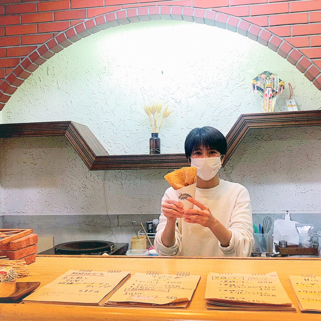 素敵な場所のステキなsweets｜crepe mahoroba | えきまちテラス長浜